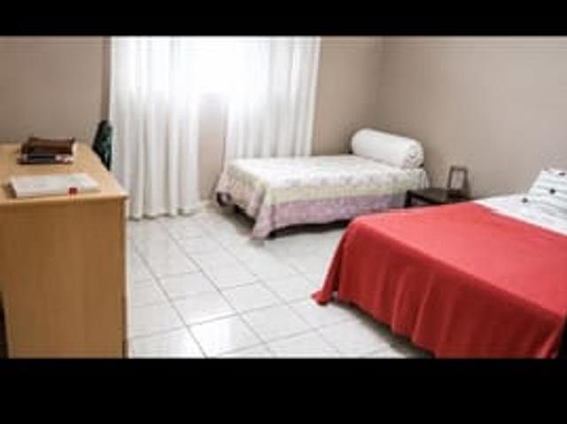 Alugo quarto na minha casa