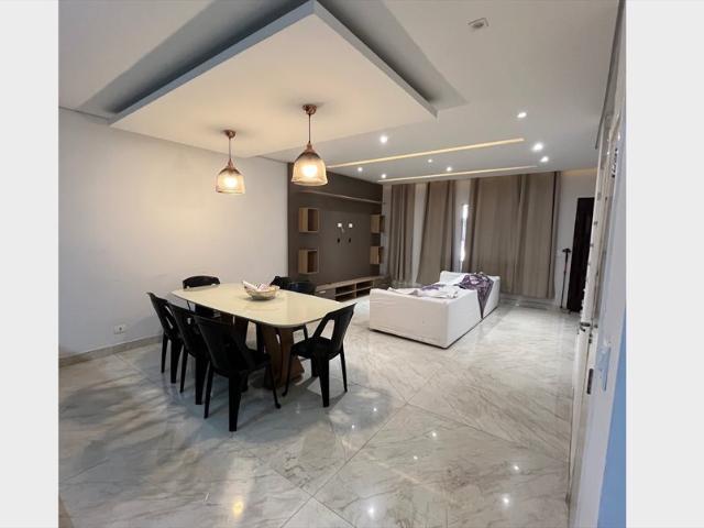 Alugo quarto somente para mulheres