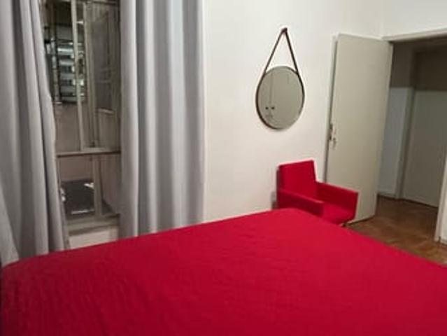 Alugo quarto para moças R$1250