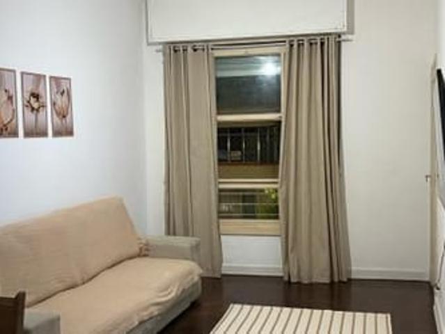 alugo quarto pequeno