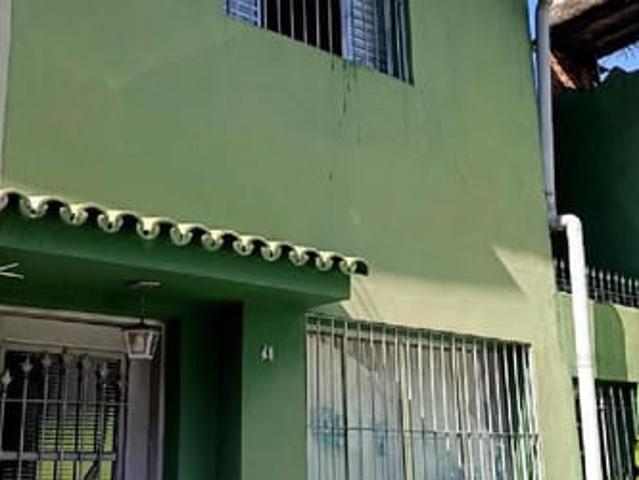 Alugo quartos para homens