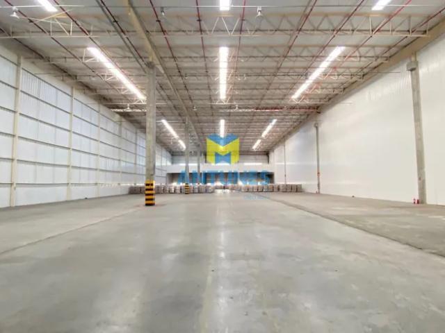 Alugue galpão no condominio logistico armazenna com 3240m². Doca e Pátio