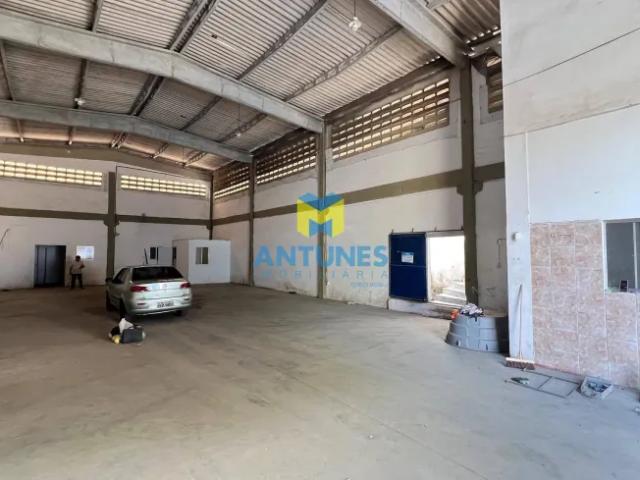 Alugue galpão em Afogados, com aproximadamente 360m². Otima localização