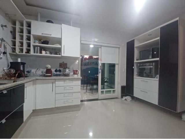 Alugue sua casa de luxo no Condomínio Aruã!