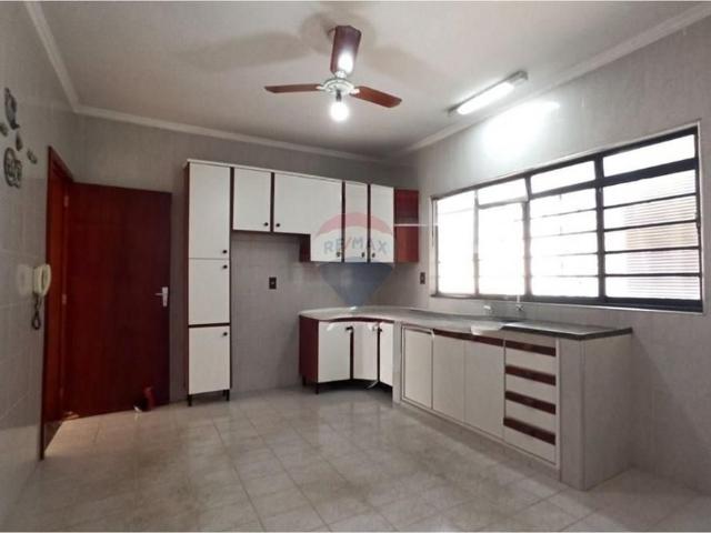 Alugue sua casa ideal em Jardim Soares!
