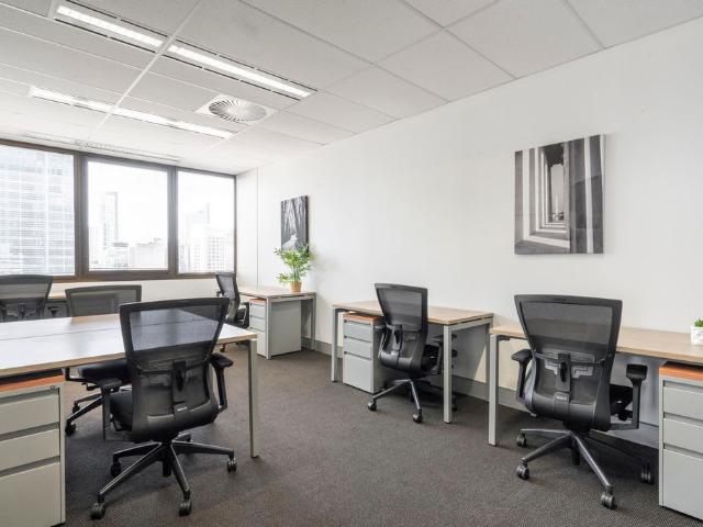 Alugue um escritório de grande dimensão para capacity pessoas em Regus EZ Tower