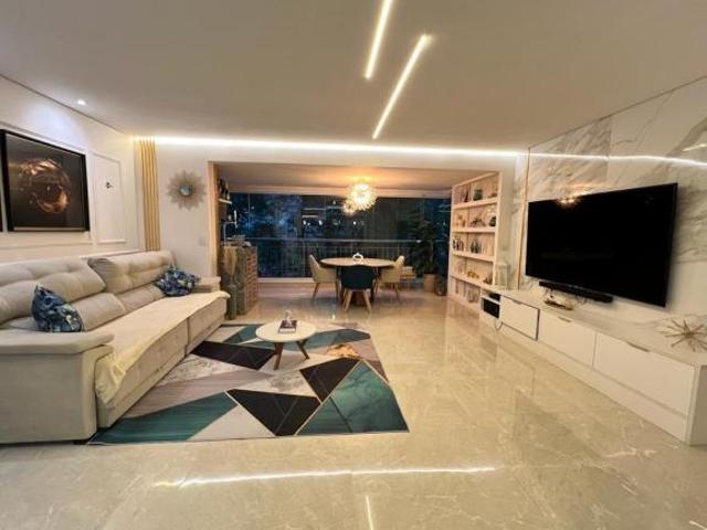 Aluguel ou venda Apartamento Mobiliado Luxuoso na Vila Andrade: 2 Quartos, 2 Suítes, 2 Banheiros, 2