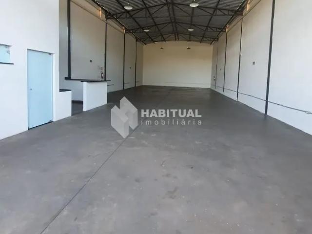Aluguel barracão residencial pequis