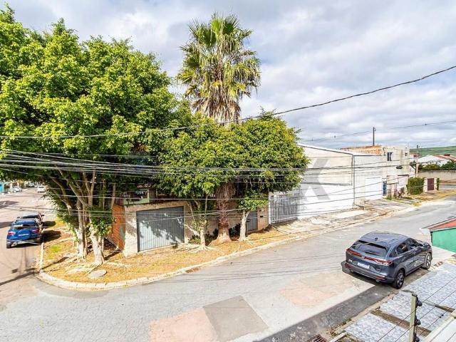 ALUGUEL CASA R$ 7.200 detalhes do pacote na descrição, NO BAIRRO UBERABA, a 100mts de Supermercado JACOMAR