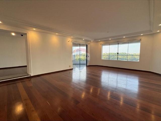 Aluguel de Apartamento 320m2 no Alto da Boa Vista: Luxo e Conforto Únicos