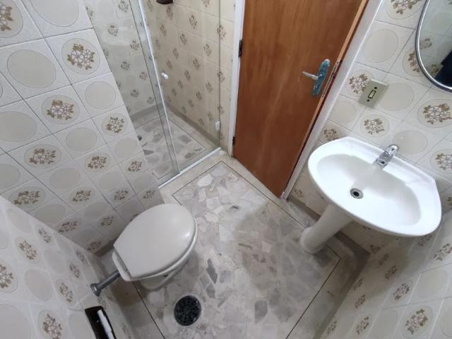 Aluguel de Apartamento, 80 m2, com Armários, 2 Dormitórios, Suite, Varanda, Vaga Coberta e Livre