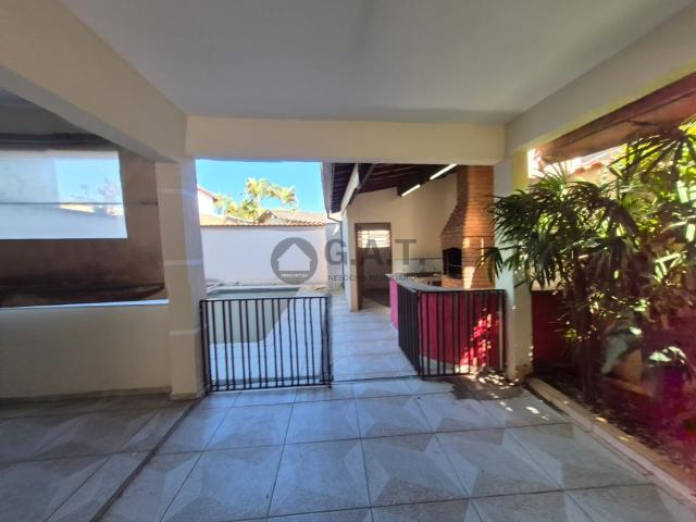 Aluguel de Casa com 6 Quartos e 2 Suítes no Jardim América, Sorocaba SP 320m², 8 Vagas de Garagem!