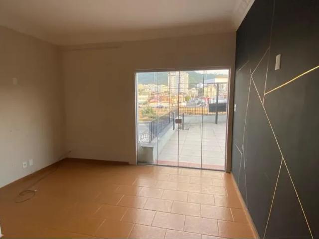 Aluguel de Casa Comercial Espaçosa Bairro Manoel Honório
