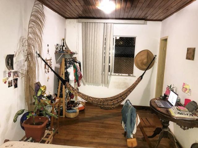 Aluguel de casa em vilarejo fechado com varanda vista à mar