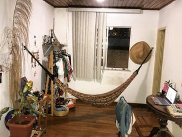 Aluguel de casa em vilarejo fechado com varanda vista à mar