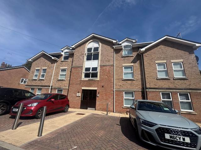 Alumchine, Bournemouth BH4, Studio to rent, £1,350 pcm | PrimeLocation