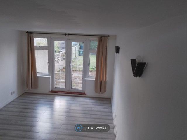 Aluric Close, London RM16, 3 bed terraced house to rent, £1,850 pcm | PrimeLocation