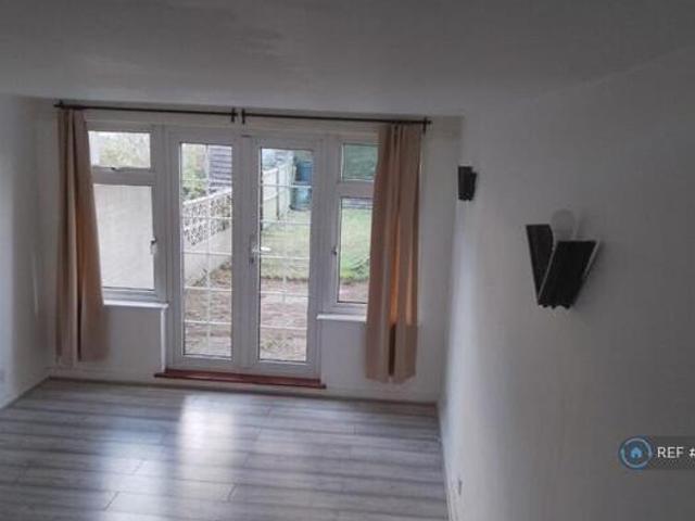 Aluric Close, London, 3 Bedroom Terraced