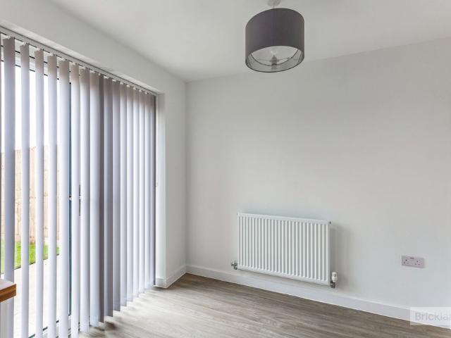 Alva Close, Corby