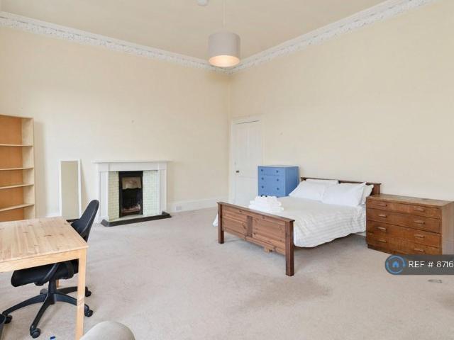 Alva St, Edinburgh, EH2 4 bed flat to rent £3,600 pcm £831 pw