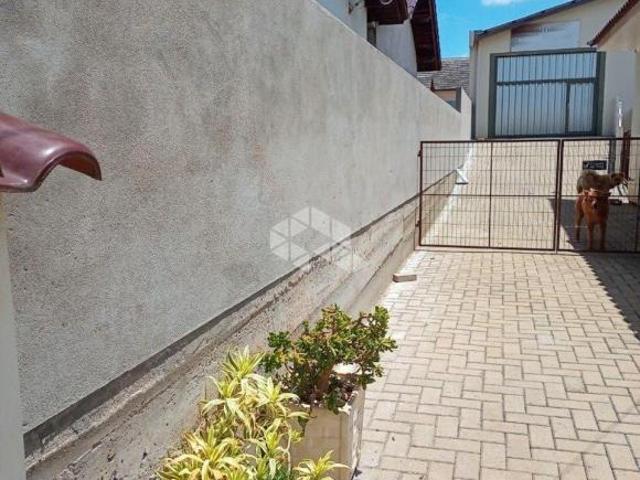 ALVENARIA 02 DORMITÓRIOS COM ESPAÇO PARA PONTO COMERCIAL