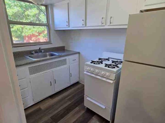 Alvern Gardens Apartments 1 Bedroom Apartment for Rent at 1000 Vermont Ave, Castle Shannon, PA 15234 Castle Shannon