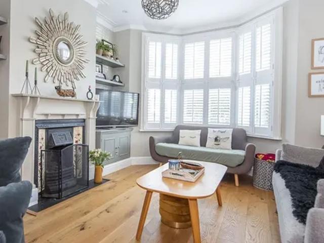 Alverstone Avenue, London, SW19 8BE, United Kingdom | 4 bed apartment for rent #165746113 | Rentberry