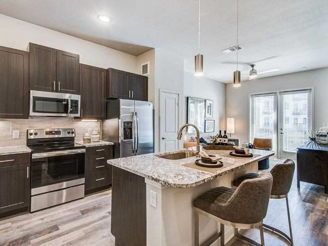 Alvista Galleria 1 Bedroom Apartment for Rent at 13505 Inwood Rd, Farmers Branch, TX 75244