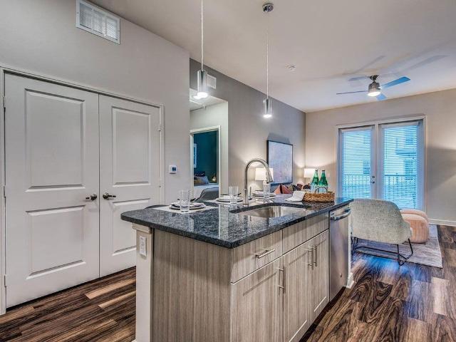 Alvista Galleria 2 Bedroom Apartment for Rent at 13505 Inwood Rd, Farmers Branch, TX 75244