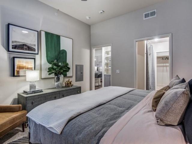 Alvista Galleria 2 Bedroom Apartment for Rent at 13505 Inwood Rd, Farmers Branch, TX 75244