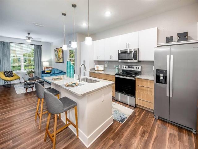 Alvista West Vue 2 Bedroom Apartment for Rent at 5915 Raleigh St, Orlando, FL 32835 Metro West