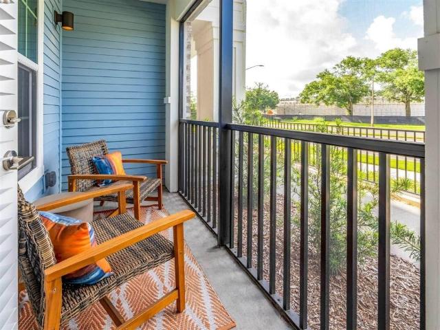 Alvista West Vue 2 Bedroom Apartment for Rent at 5915 Raleigh St, Orlando, FL 32835 Metro West