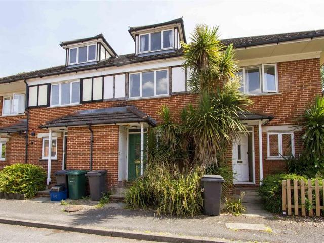 Alwyn Gardens, Hendon, LONDON, NW4 4 bed terraced house to rent £2,900 pcm £669 pw