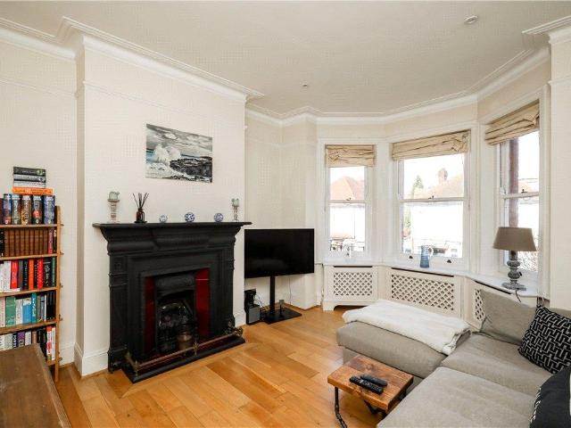 Alwyne Mansions, Alwyne Road, SW19 3 bed flat to rent £3,500 pcm £808 pw