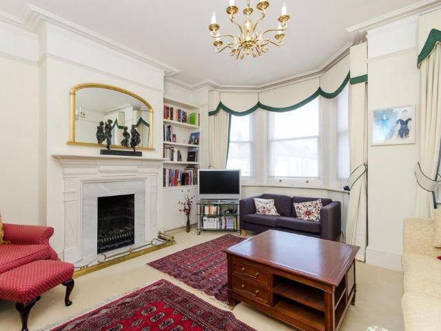Alwyne Road, Wimbledon, London, SW19 3 bed flat to rent £4,334 pcm £1,000 pw