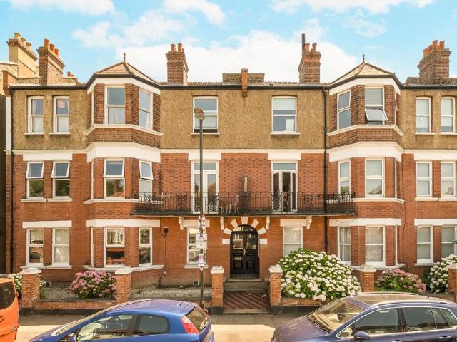 Alwyne Road, London SW19 3 bed flat to rent £3,250 pcm £750 pw