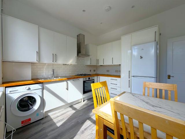 Alwyne Mansions, Wimbledon SW19, 3 bed flat to rent, £3,300 pcm | PrimeLocation