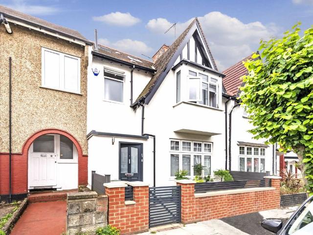 Alyth Gardens, London NW11, 5 bed terraced house to rent, £5,600 pcm | PrimeLocation