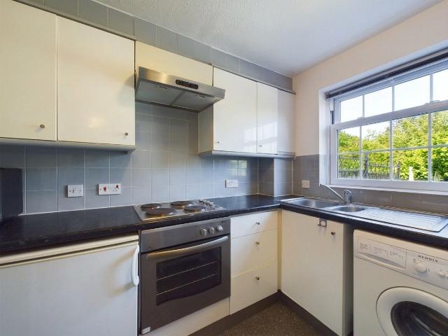 Alyson Court, North Town Road, Maidenhead, Berkshire SL6, 1 bed maisonette to rent, £1,300 pcm | PrimeLocation