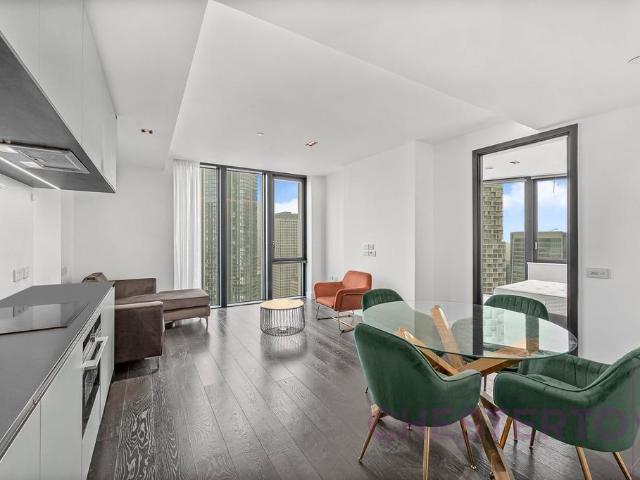 Amory Tower, 203 Marsh Wall, London, E14 1 bed apartment to rent £2,700 pcm £623 pw