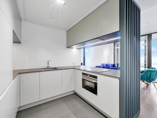 Amory Tower, 203 Marsh Wall, London, E14 2 bed apartment to rent £3,450 pcm £796 pw