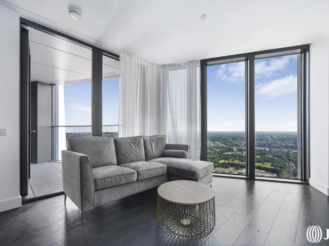 Amory Tower, Marsh Wall E14 2 bed flat to rent £3,532 pcm £815 pw