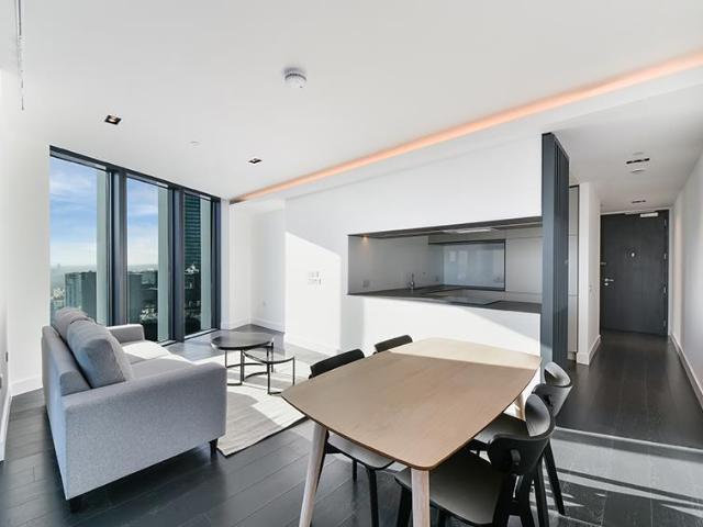 Amory Tower, Marsh Wall, London, E14. 2 bed flat to rent £3,566 pcm £823 pw
