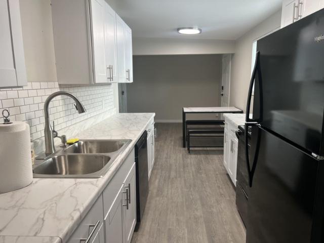 Amazing NEW home near public transport. Updated. F