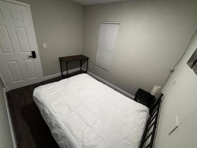 Amazing and Beautiful West Tampa House! Spacious Furnished Rooms | Utilities & Wi Fi Included | Clean, Quiet Home | Peaceful Living | Top Rated Host