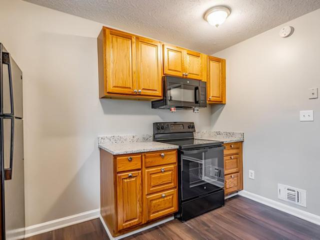 Amazing College Park Property! Large Bedrooms! Cl