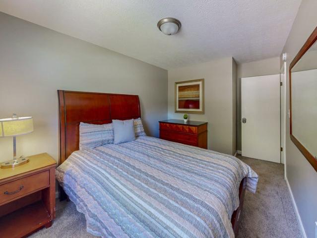 Amazing Ellenwood Location — 20 Min to Downtown