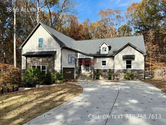 Amazing Fully Furnished Home Including Full Home Gym!