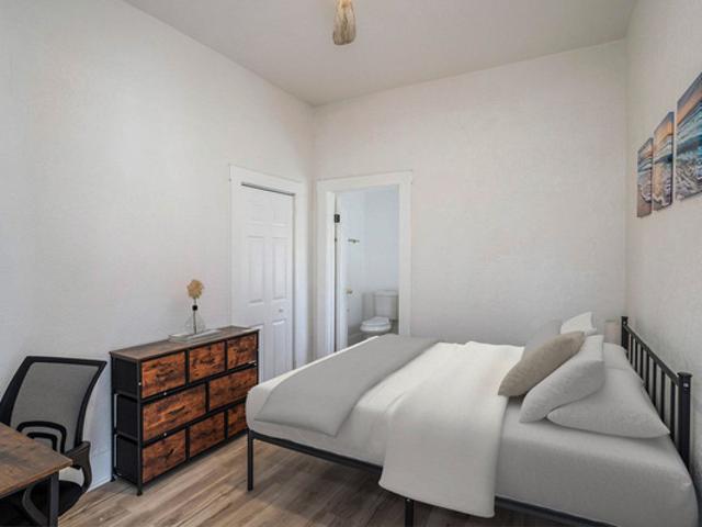 Amazing Huge Seminole House All Rooms With Private Bathrooms!