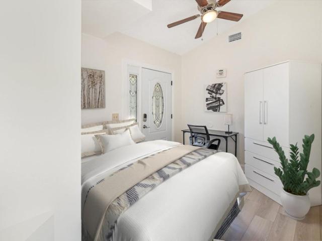 Amazing House That You Cannot Miss Out On! Comfy B